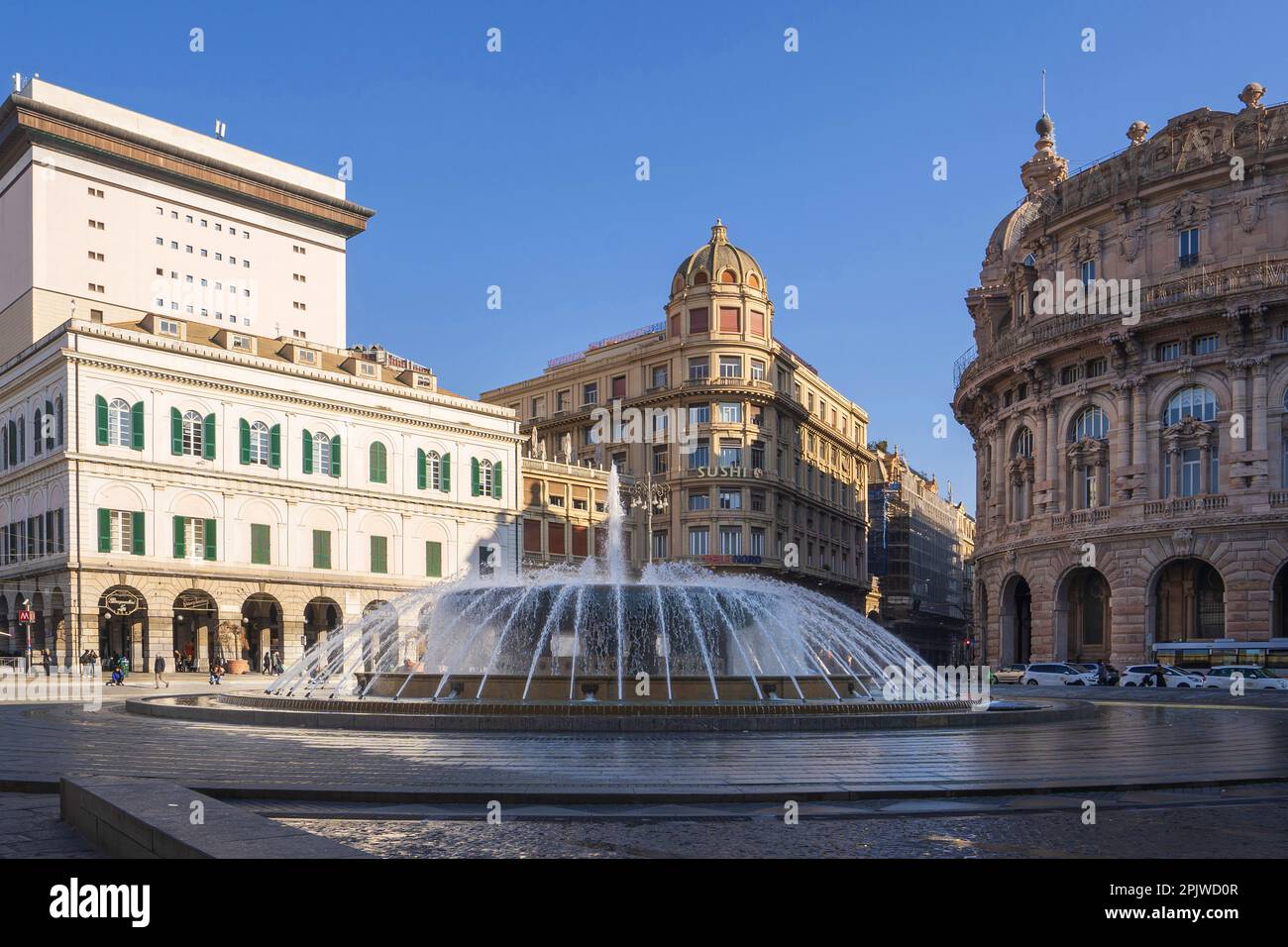 Glimpse of Old Genova, Piazza Raffaele de Ferrari square, Ligury, Italy ...