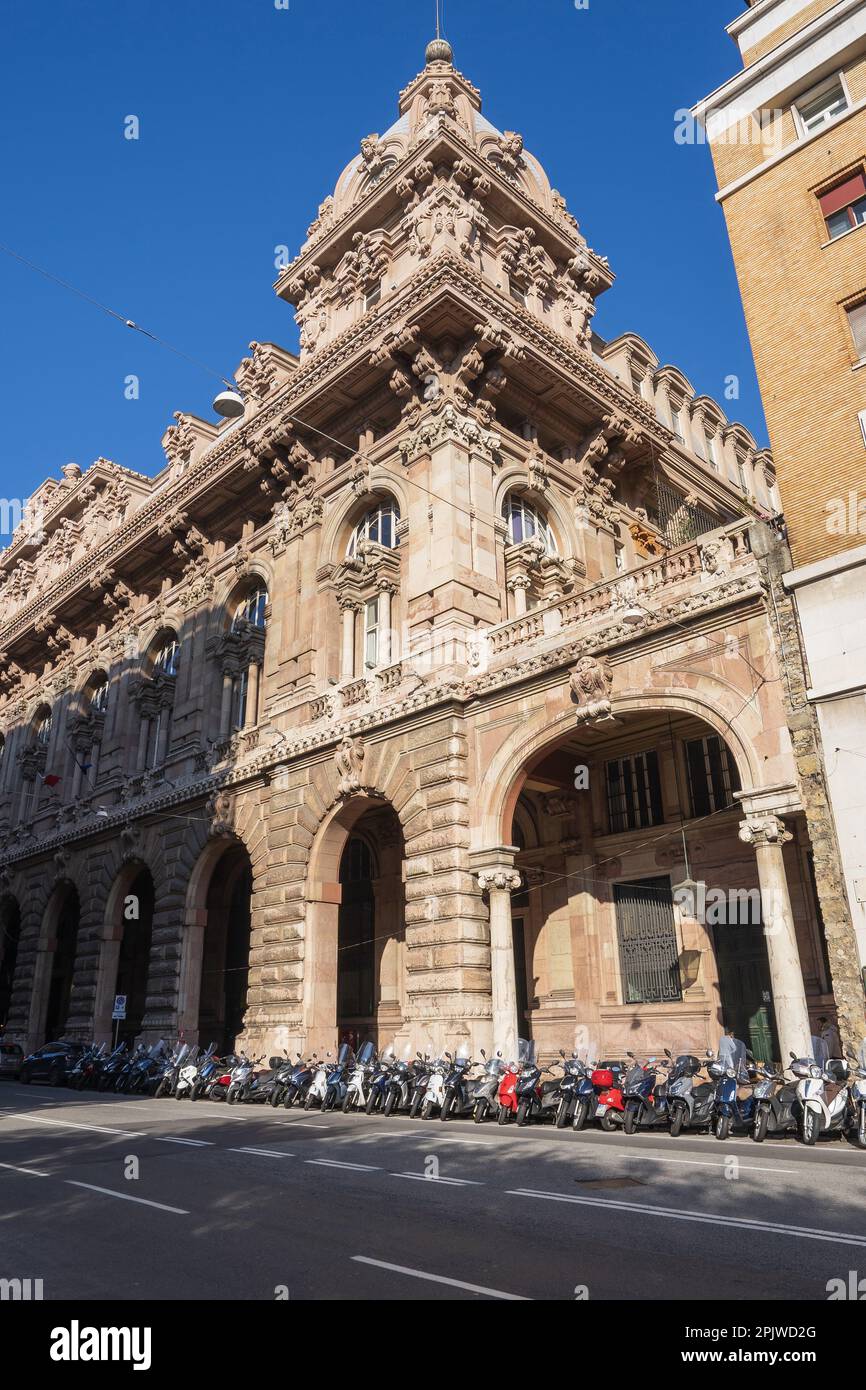 Glimpse of Old Genova, Via Dante street, Ligury, Italy, Europe Stock ...