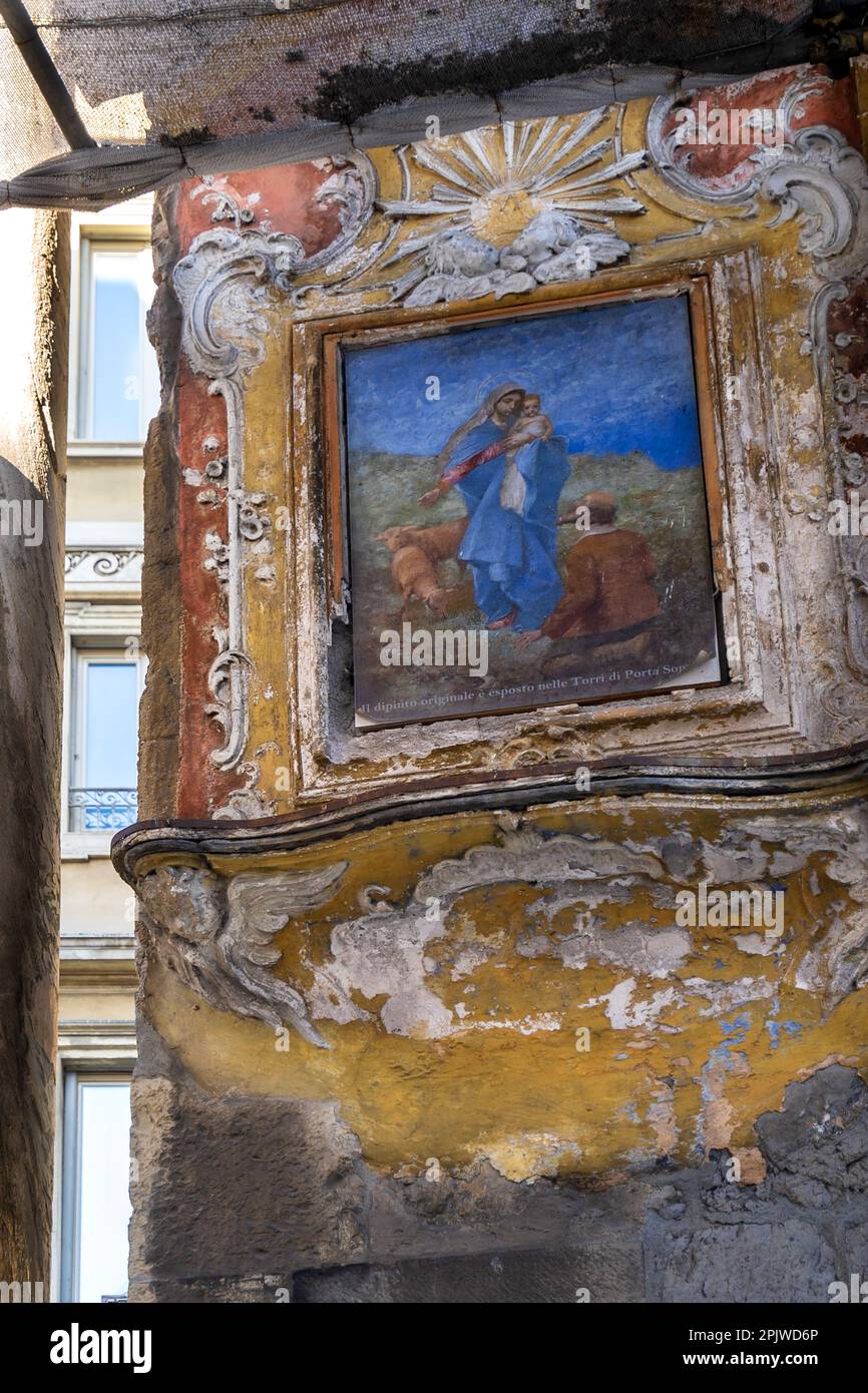 Glimpse of Old Genova, Via Porta Soprana street, Porta Soprana gate ...