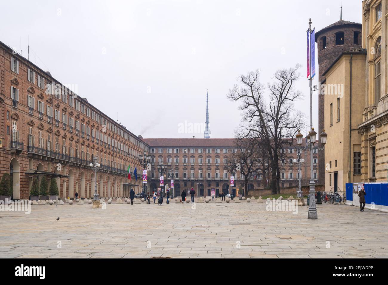 Castello square hi-res stock photography and images - Alamy
