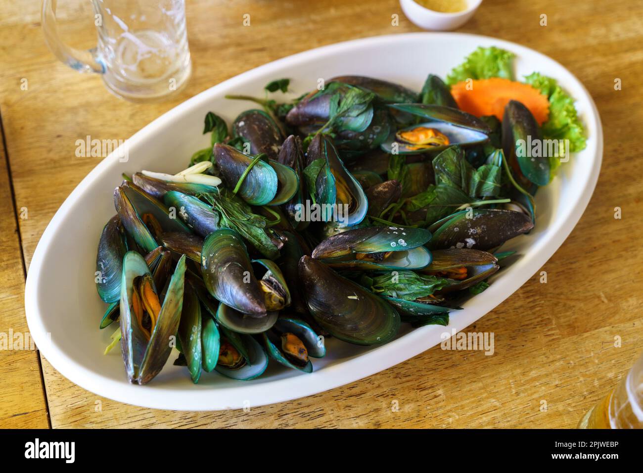 Mussel dip hi-res stock photography and images - Alamy
