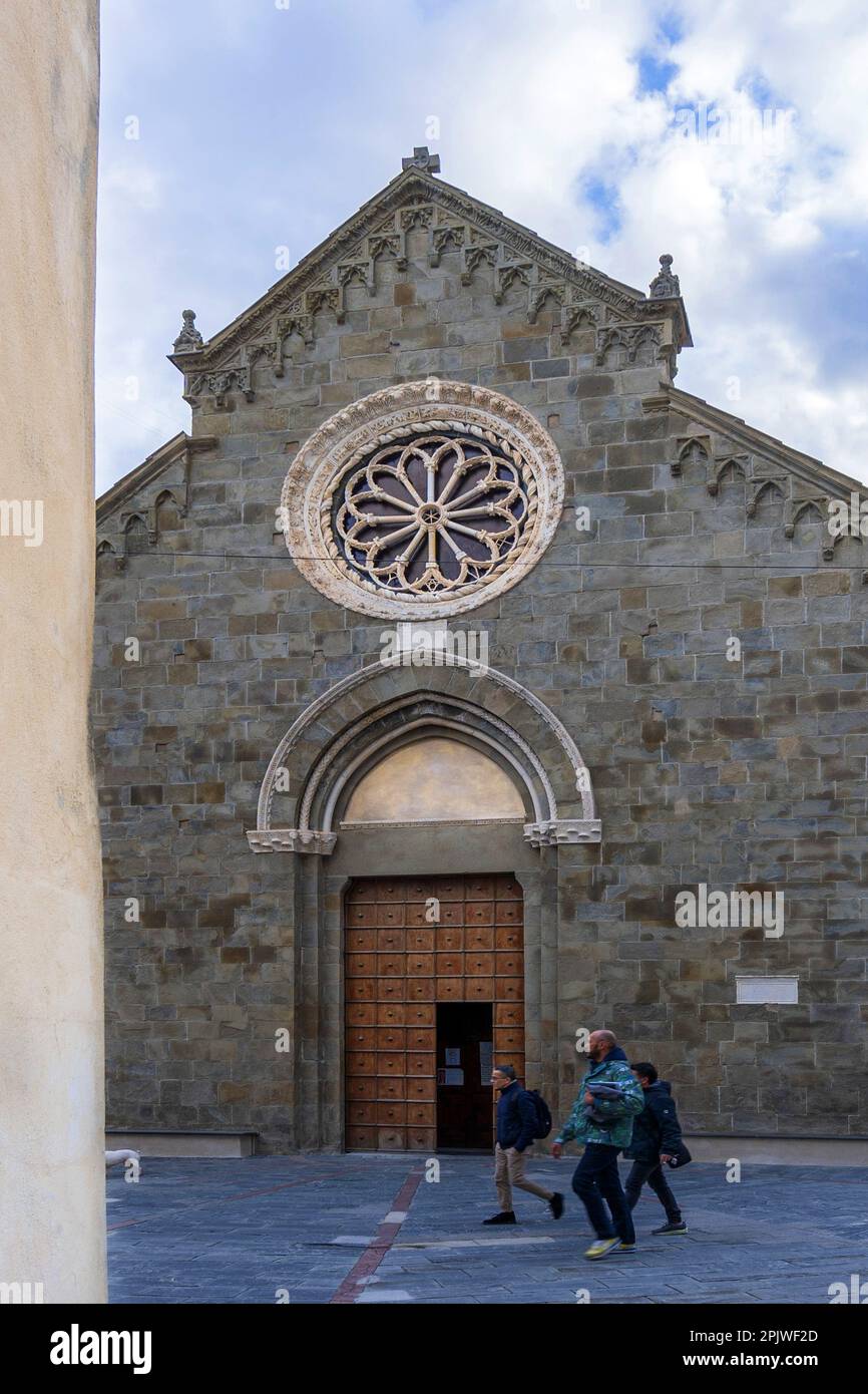 Church of San Lorenzo, Manarola, Cinque Terre, Ligury, Italy, Europe ...