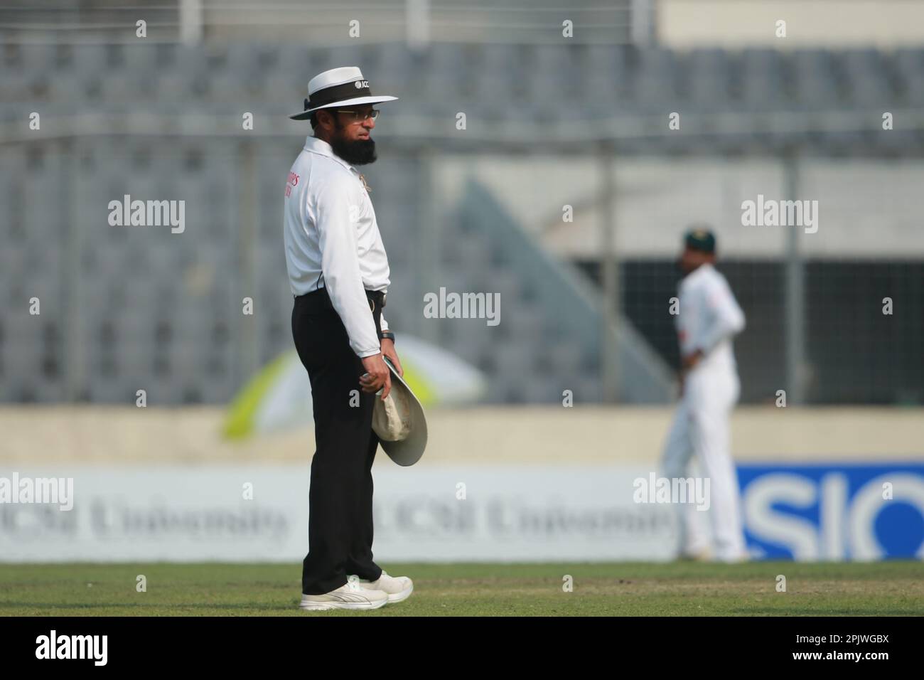 Umpire Aleem Dar during the alone test match between Bangladesh and ...
