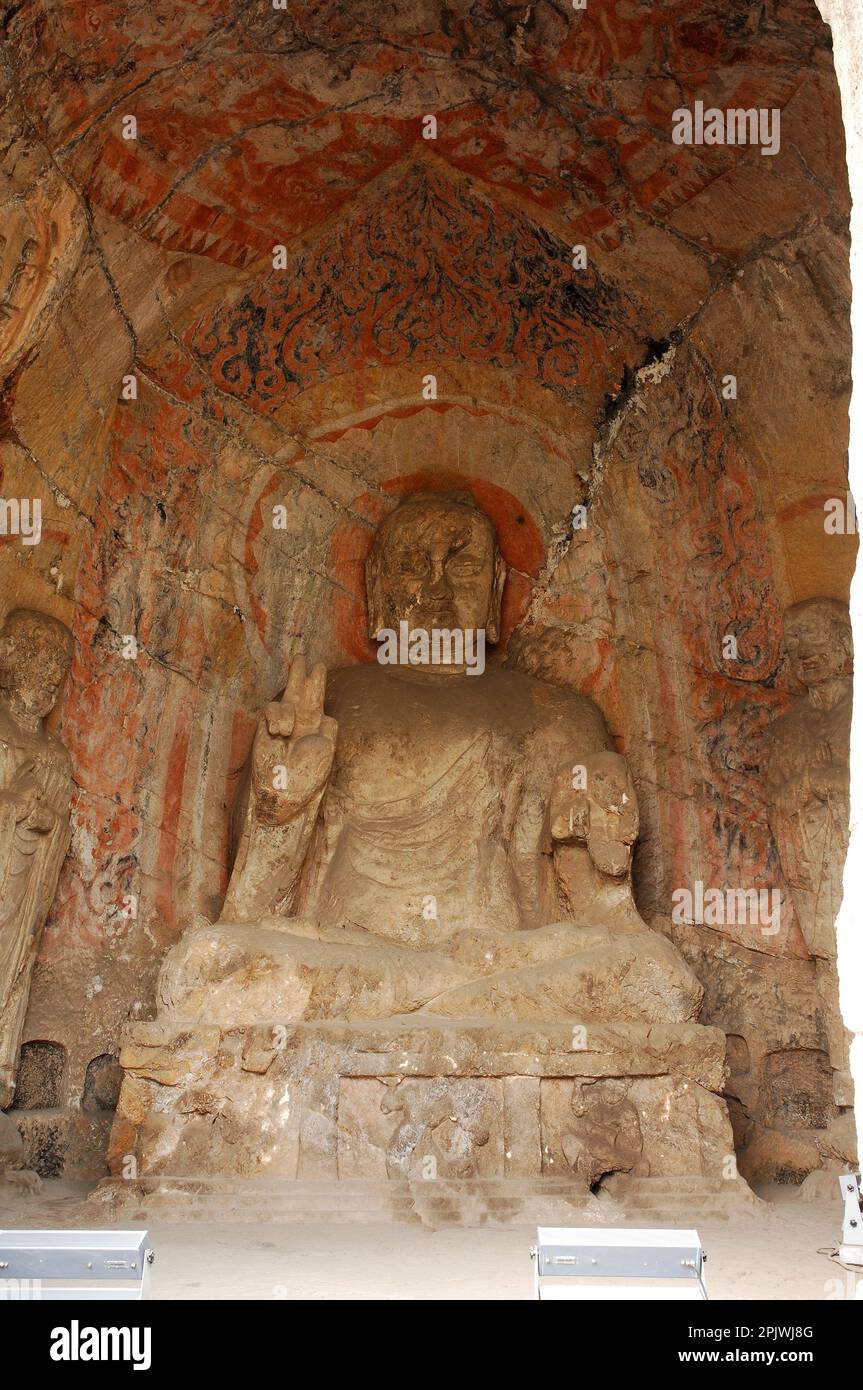 Longmen Grottoes, rock-cut Buddhist temple, 5th-7th century AD ...