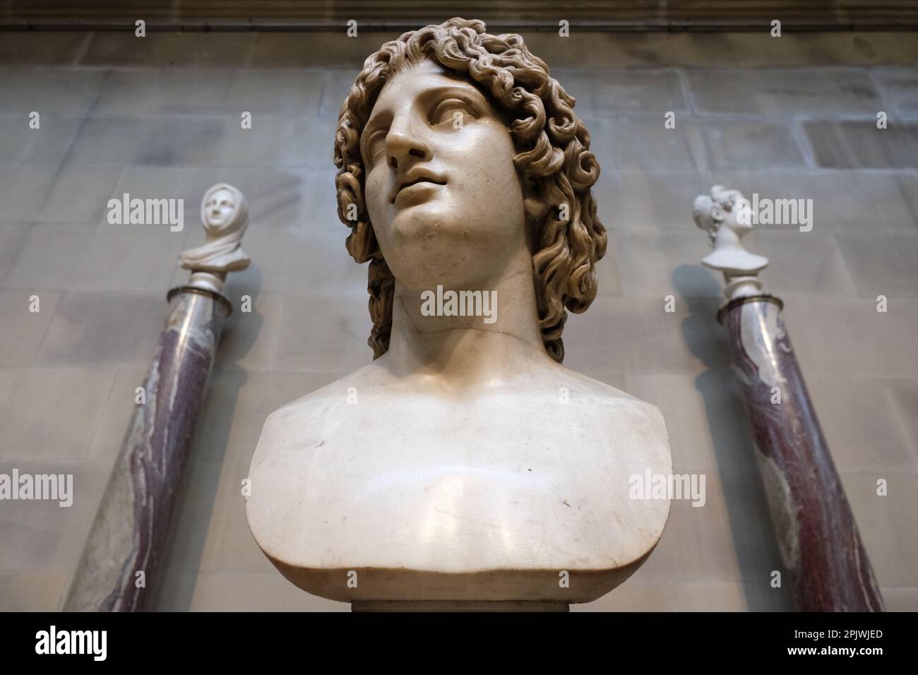 Sculpture Statue Figurehead Chatsworth House Derbyshire Stock Photo - Alamy