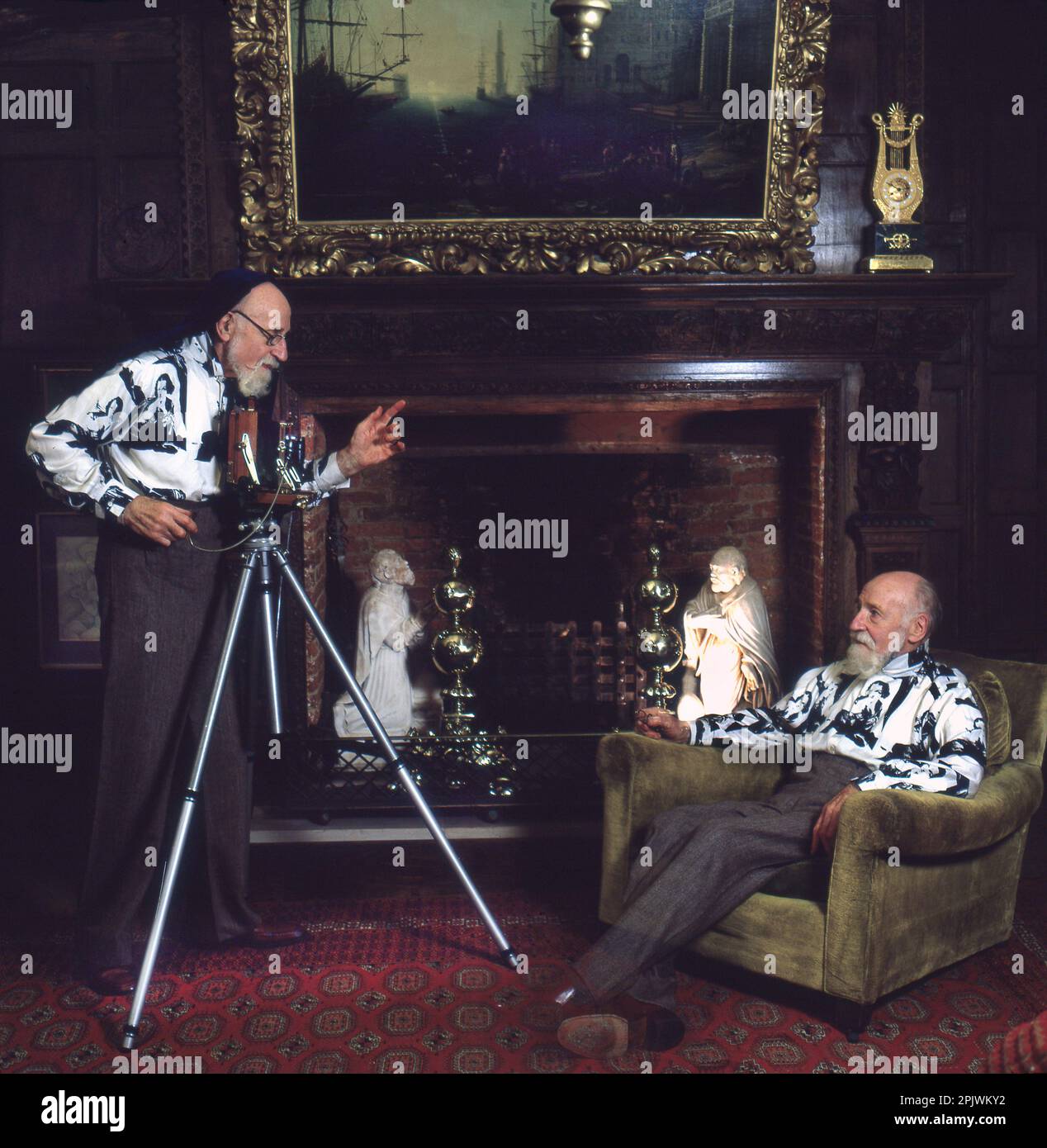 Surrealist photographer Angus McBean at home in 1984 Stock Photo - Alamy