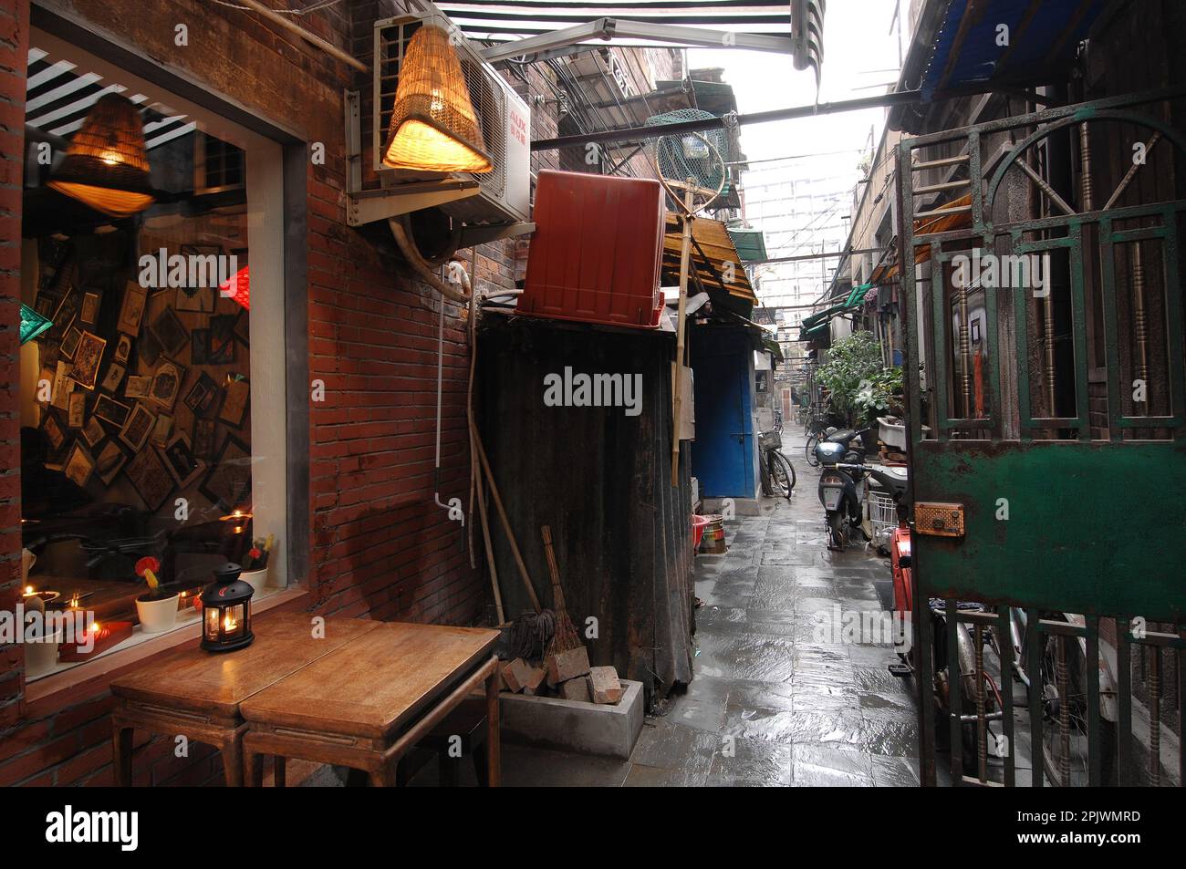 Tai Kang Rd, art galleries, cafes, shops hidden in an alley with ...