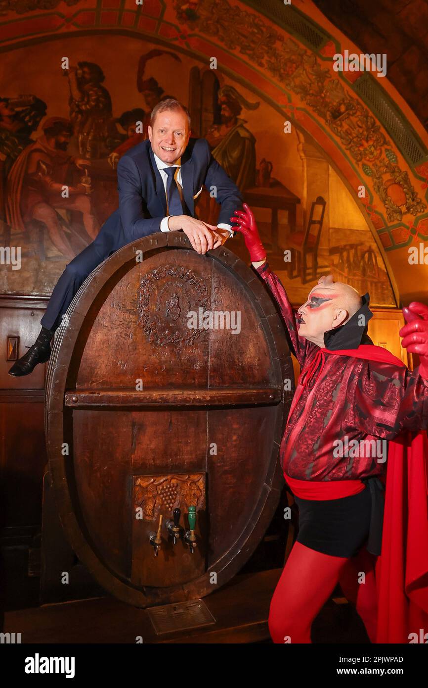 Professor heinrich muller hi-res stock photography and images - Alamy