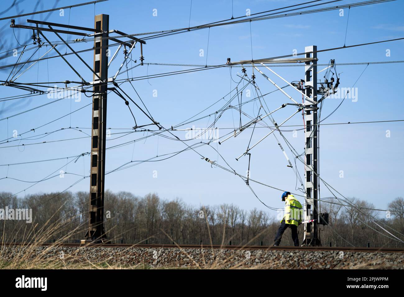 Voorschoten, Netherlands, 04/03/2023. Broken overhead lines in a ...