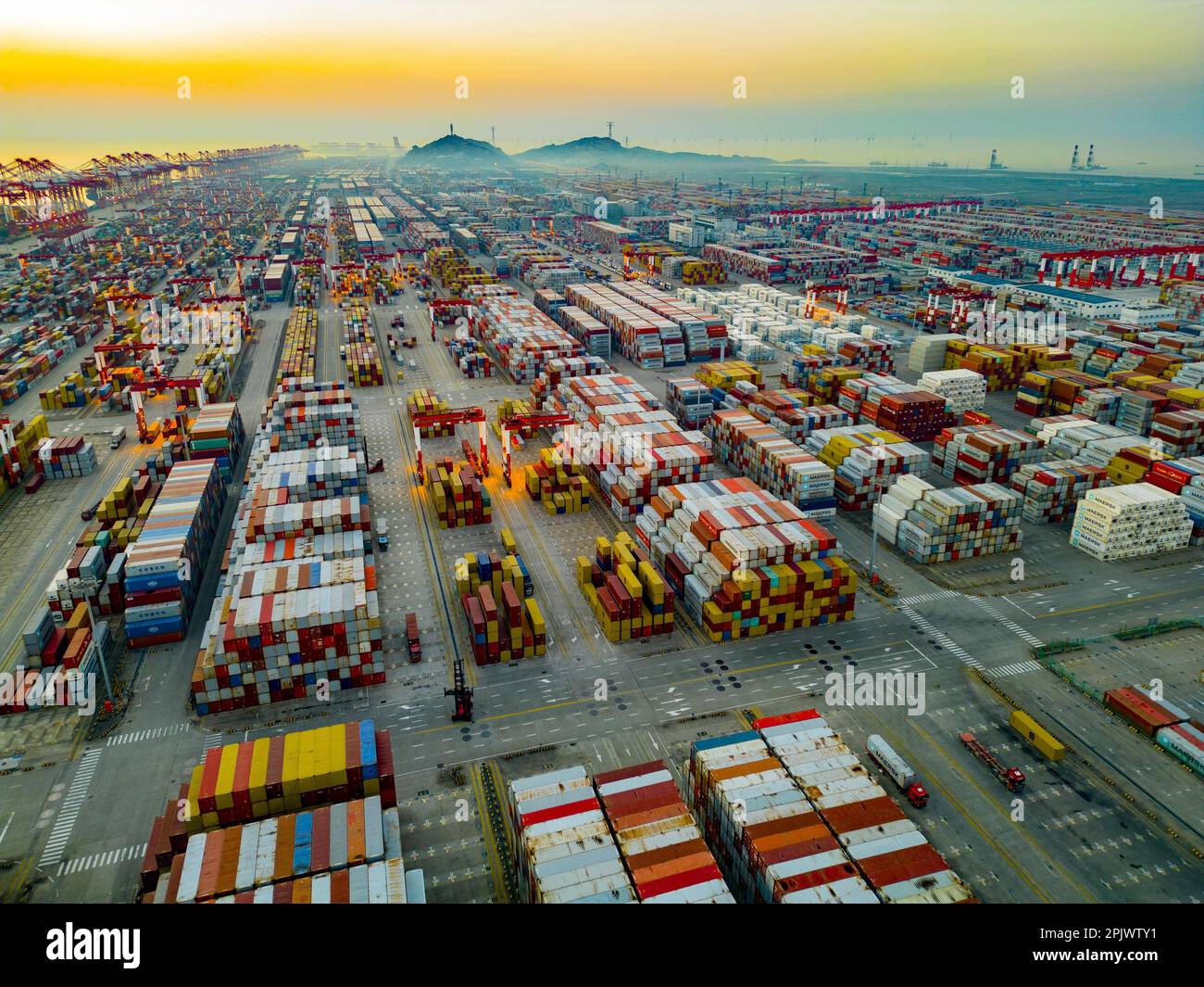 Aerial photo shows large container vessels berthing at Yangshan Deep ...