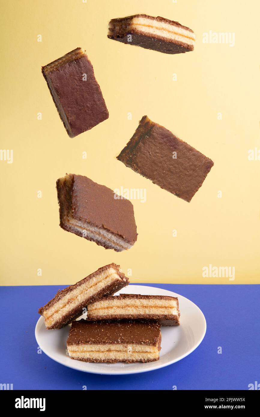 Sponge cake texture hi-res stock photography and images - Alamy