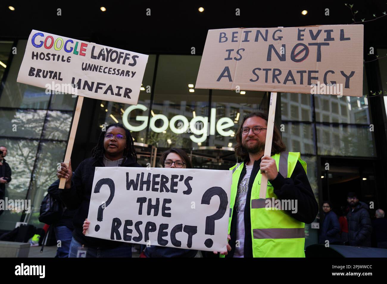 Google union busting hi-res stock photography and images - Alamy