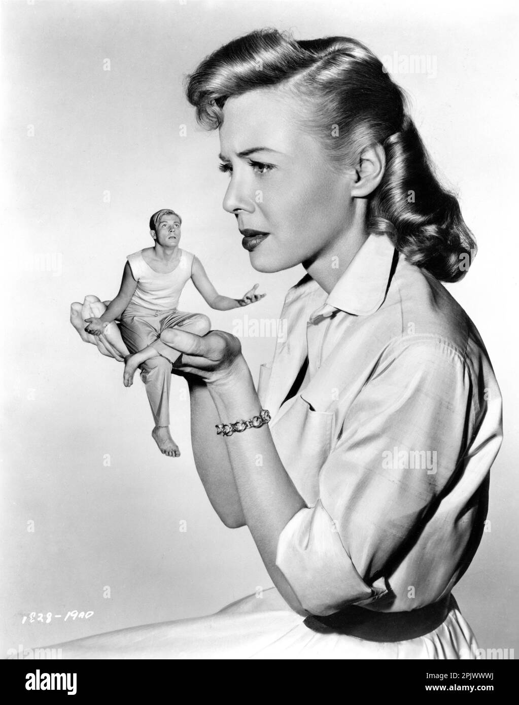 GRANT WILLIAMS and RANDY STUART in THE INCREDIBLE SHRINKING MAN 1957 ...