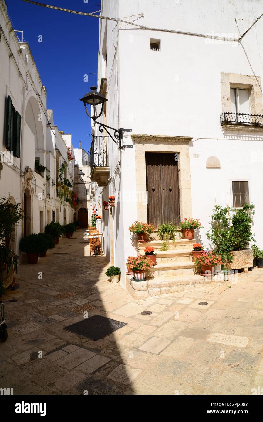 Old Town, Locorotondo is on a 400 meters high hill on the plateau ...