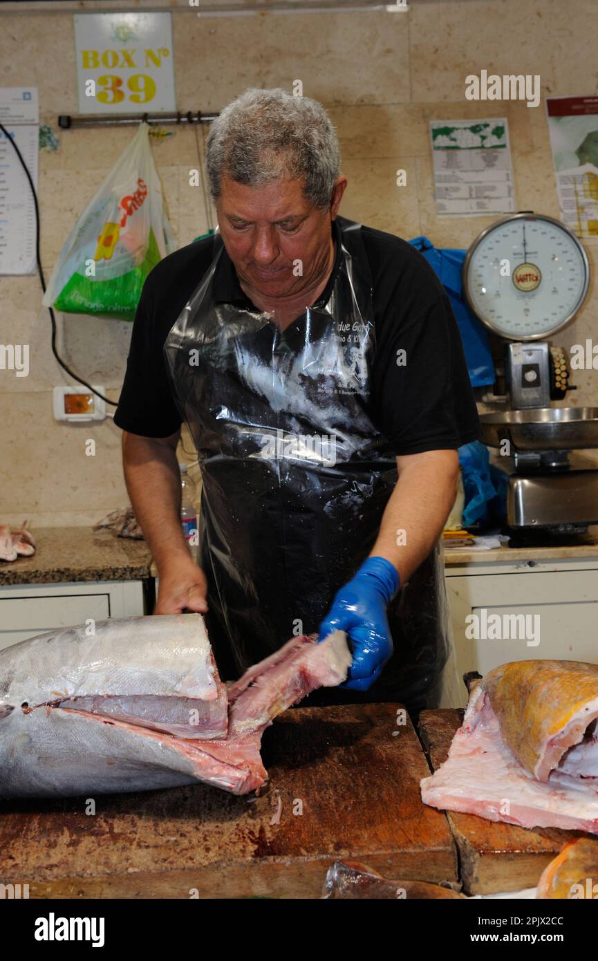 Tuna processing at the fish market, Cagliari, Sardinia, Italy Stock ...