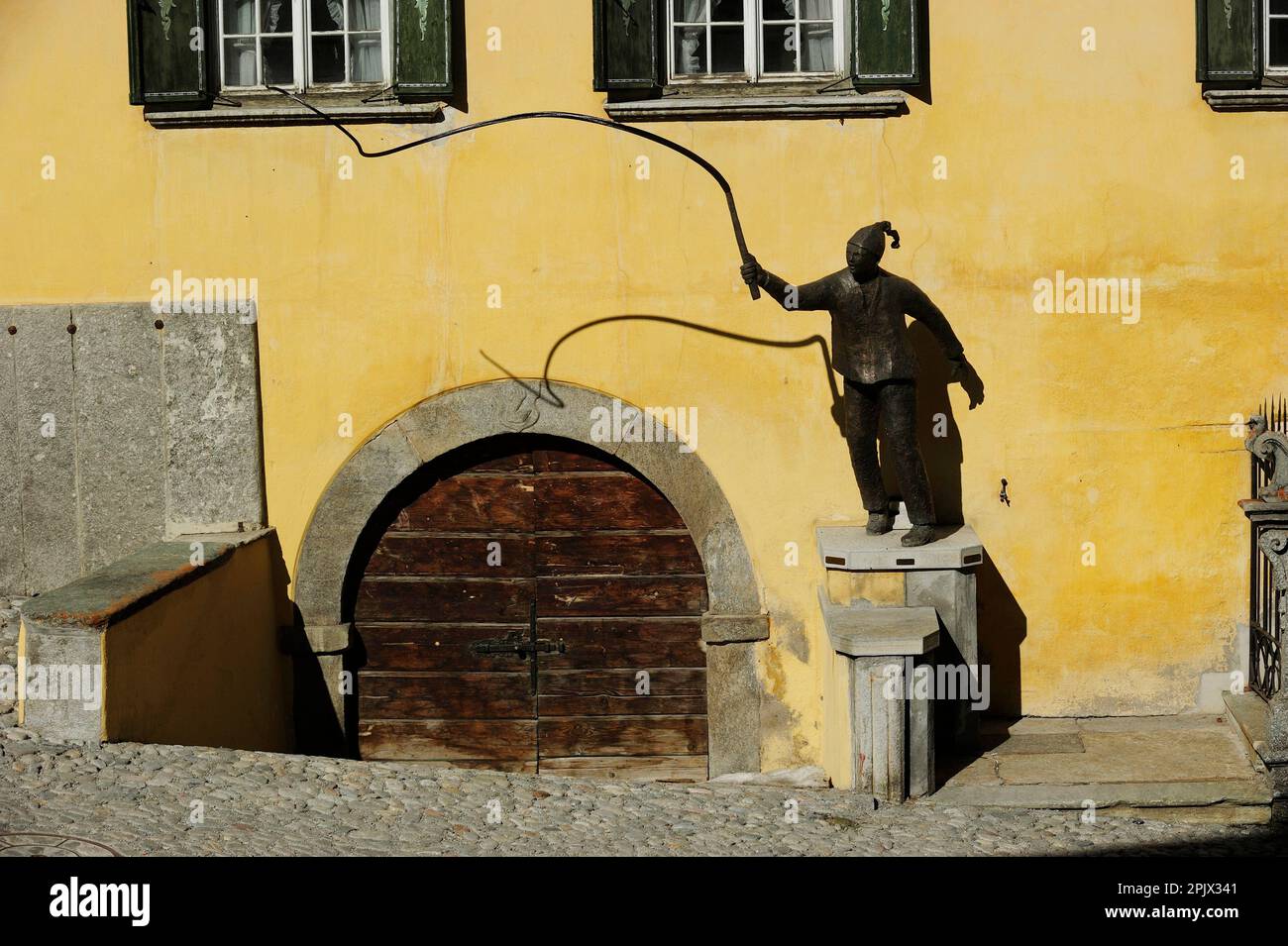 Il Patrun, bronze by Gianni Piontek, the village of Zuoz, Engadin ...