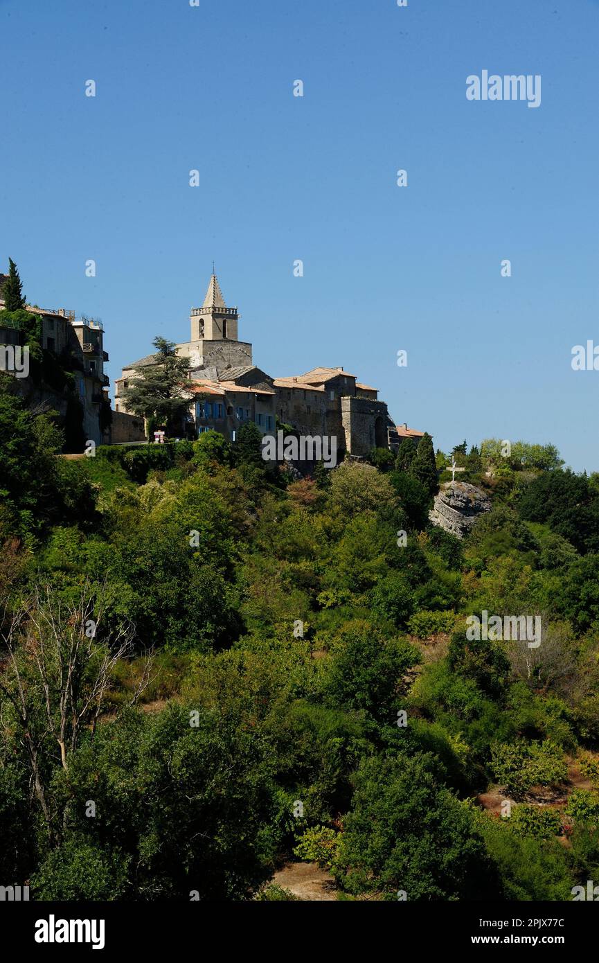 The village of Venasque district of Vaucluse. Provence, France Stock Photo - Alamy
