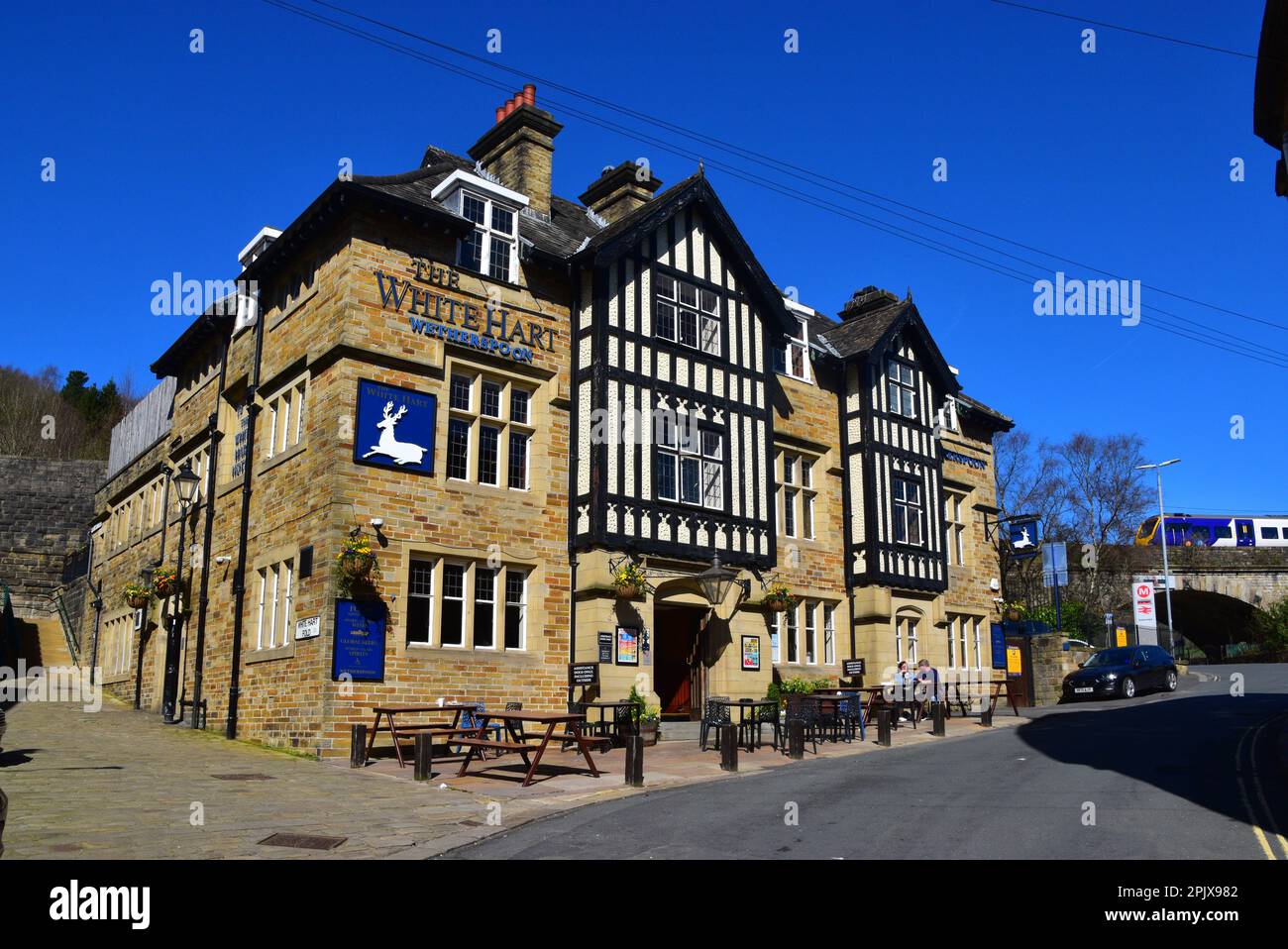 The White Hart, Wetherspoons, Todmorden Stock Photo - Alamy