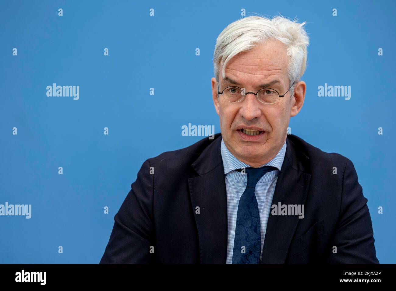 Warburg bank hi-res stock photography and images - Alamy