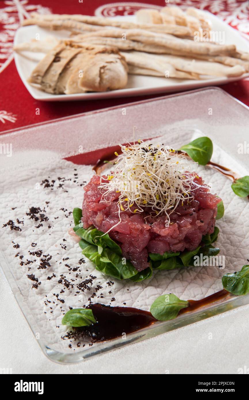 Tuna tartare at La Clotze Restaurant in Planpincieux in Val Ferret ...