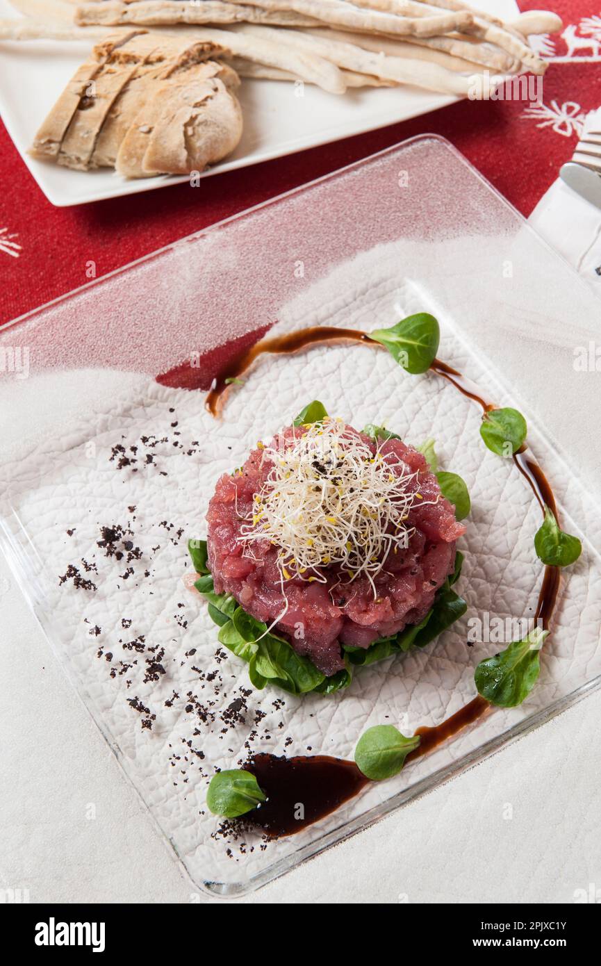 Tuna tartare at La Clotze Restaurant in Planpincieux in Val Ferret ...