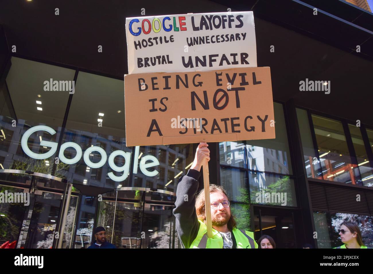 Google union busting hi-res stock photography and images - Alamy