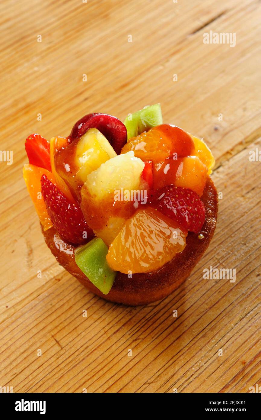Single portion dessert with fruit by Corrado Assenza, master pastry ...