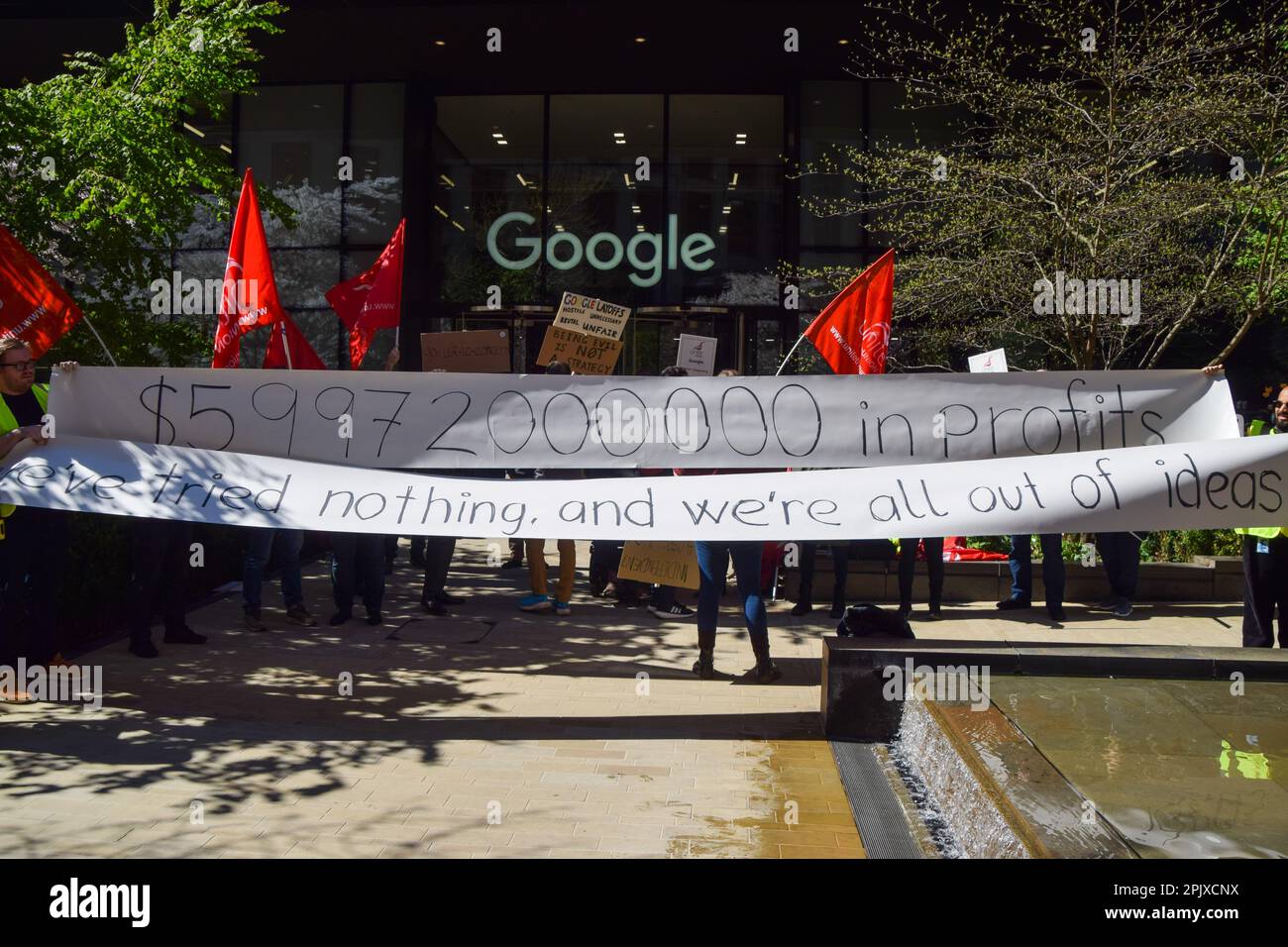 Google union busting hi-res stock photography and images - Alamy