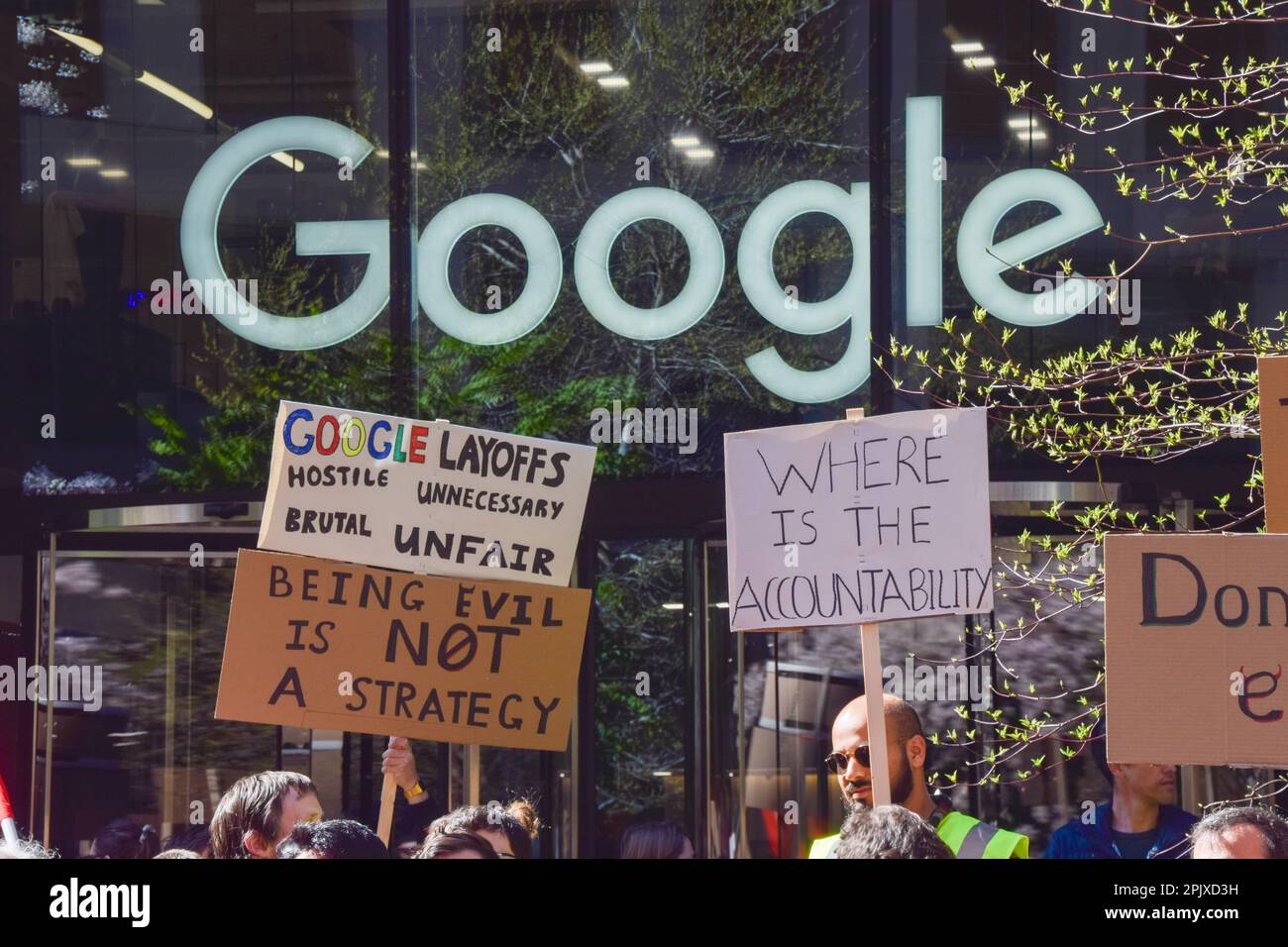 London, England, UK. 4th Apr, 2023. Google workers gathered for a ...