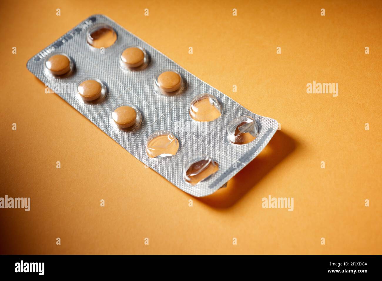 Pill in blister pack table antibiotic hi-res stock photography and ...