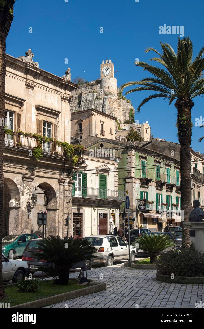 Via Marchesa Tedeschi and the Castello dei Conti, city of Modica ...
