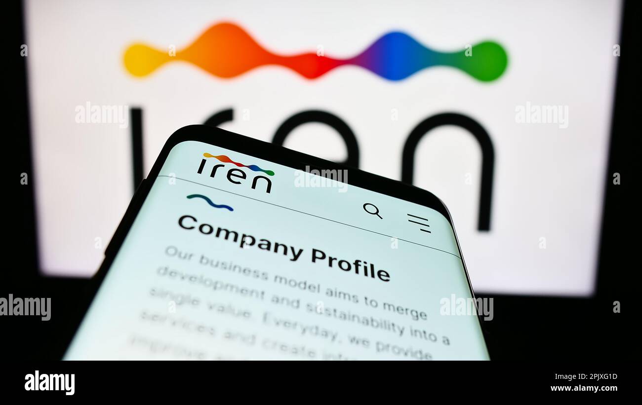 Left gruppo hi-res stock photography and images - Alamy