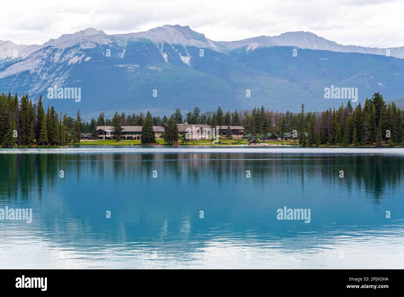 Beauvert Lake in the Canadian Rockies, Jasper national park, Canada ...