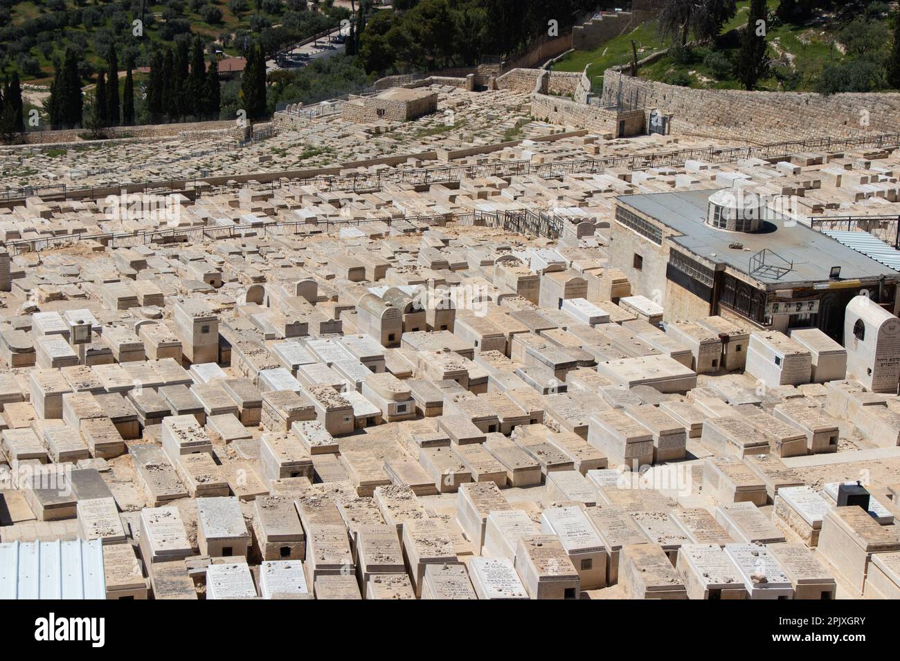Mideast jerusalem funeral hi-res stock photography and images - Alamy