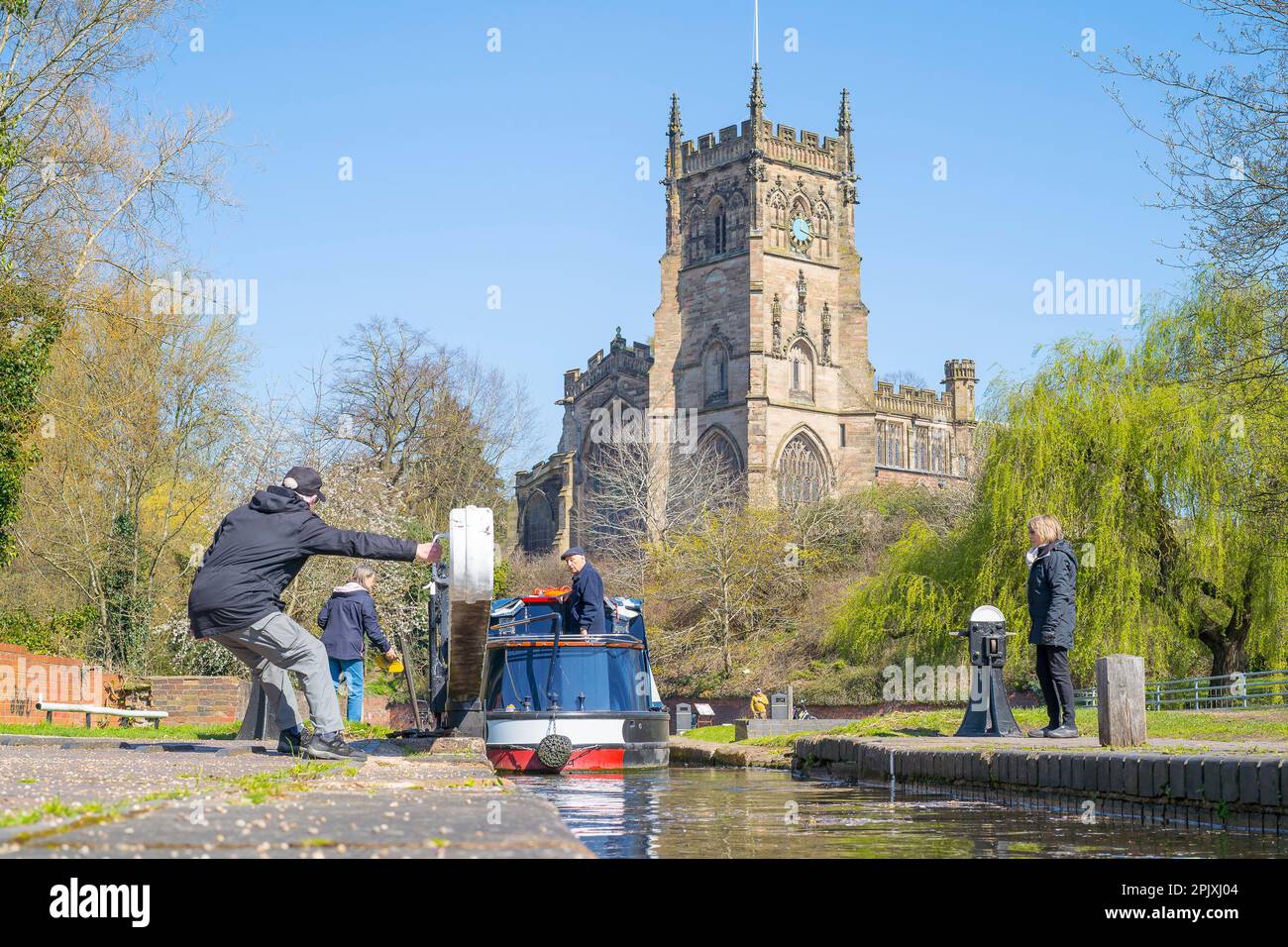 Kidderminster, UK. 4th April, 2023. UK weather: plenty of spring ...