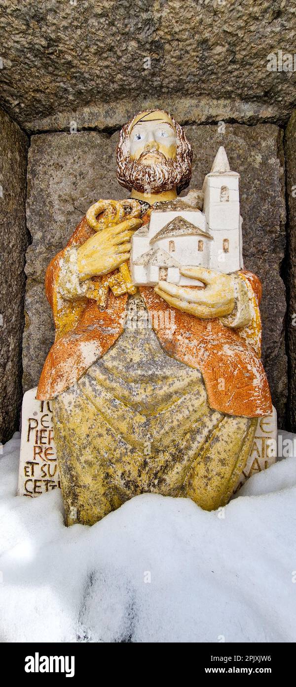 Statue de saint pierre hi-res stock photography and images - Alamy