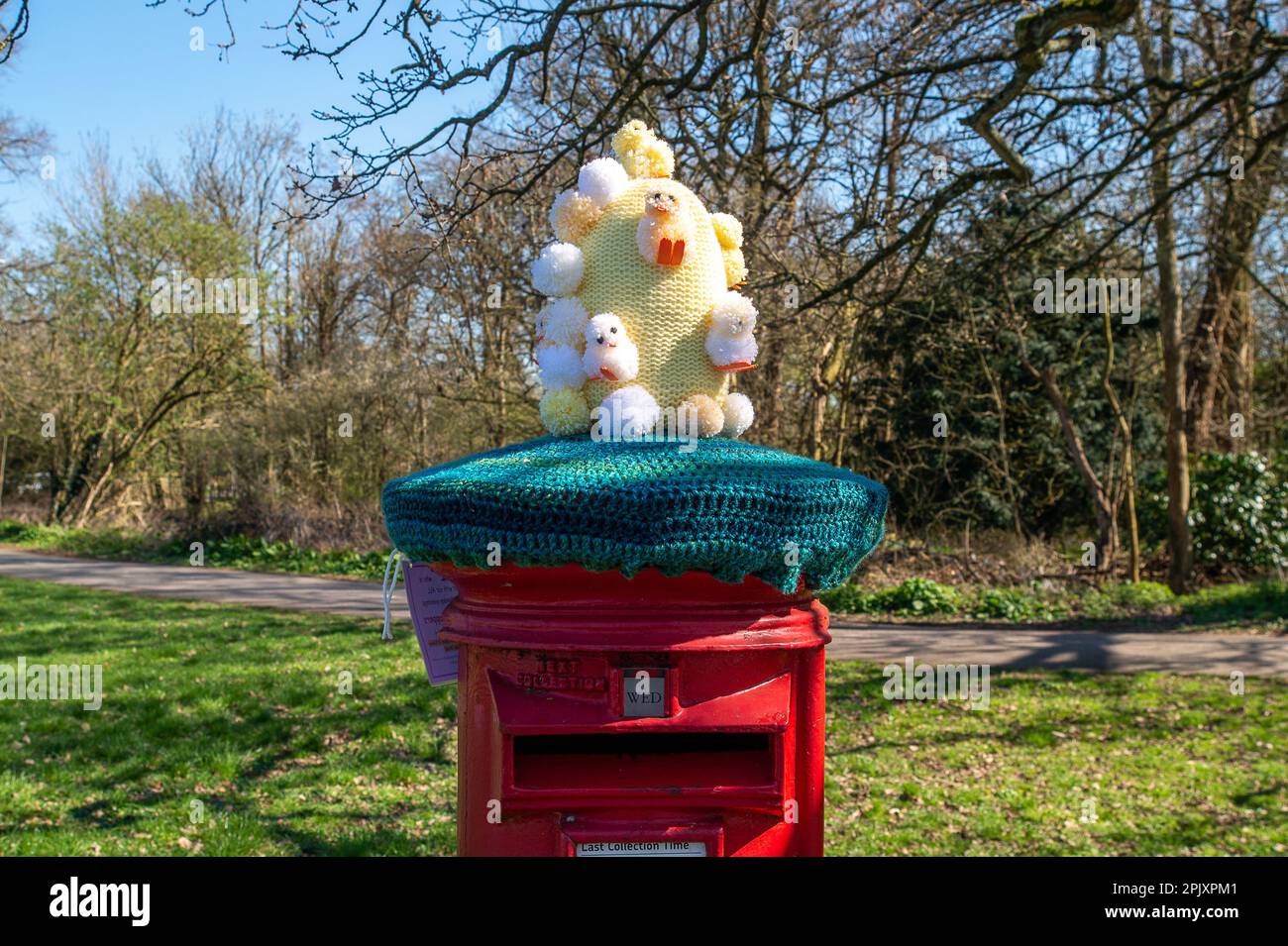 Easter postbox toppers hi-res stock photography and images - Alamy