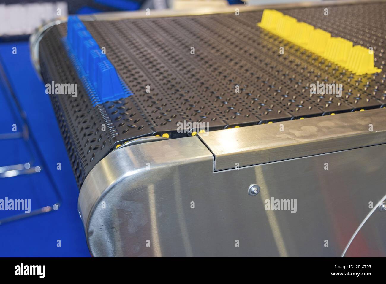 Plastic Conveyor System for Cars at Automated Movement Car Wash ...