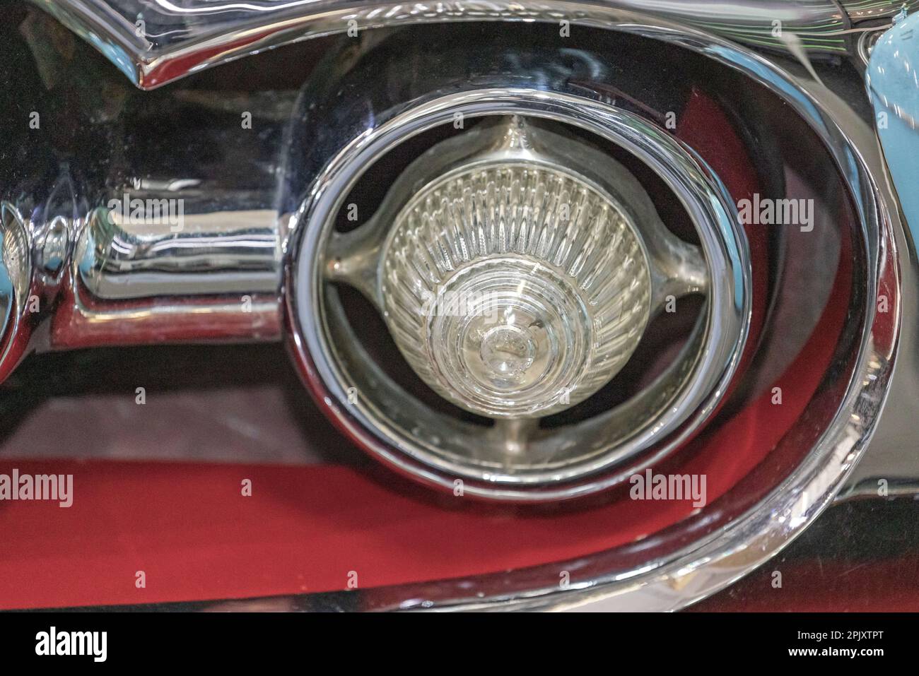 Front turn signal light car hi-res stock photography and images - Alamy