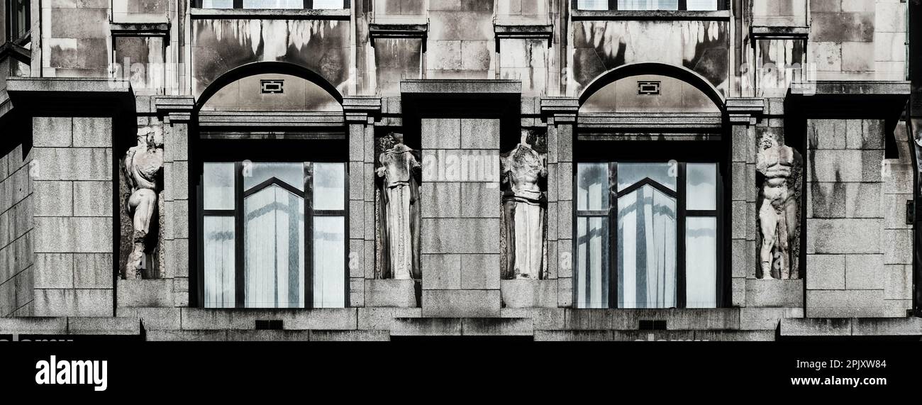 Jacob epstein sculptures hi-res stock photography and images - Alamy
