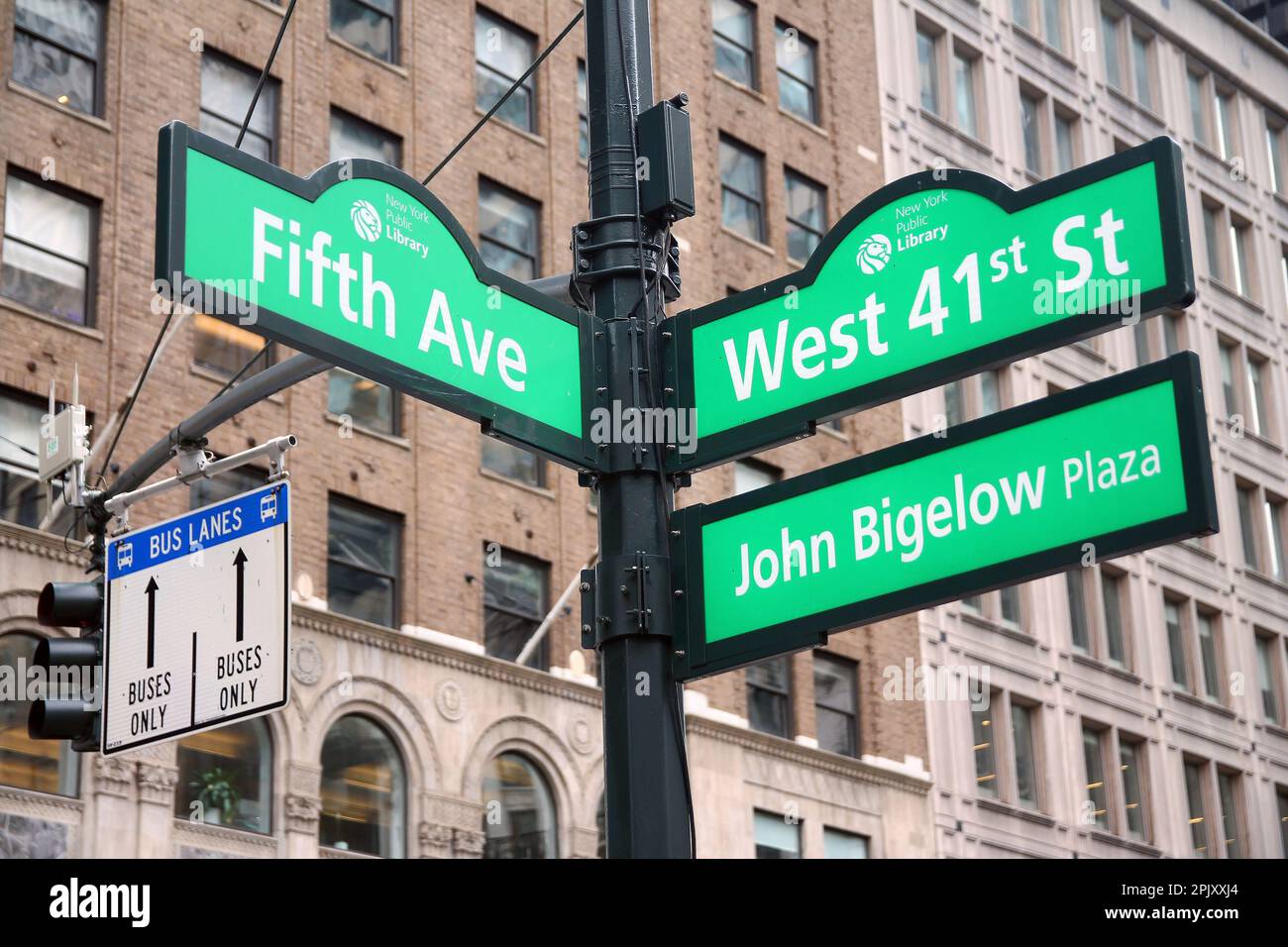 Green West 41st Street and Fifth Ave Bryant Park traditional sign in ...
