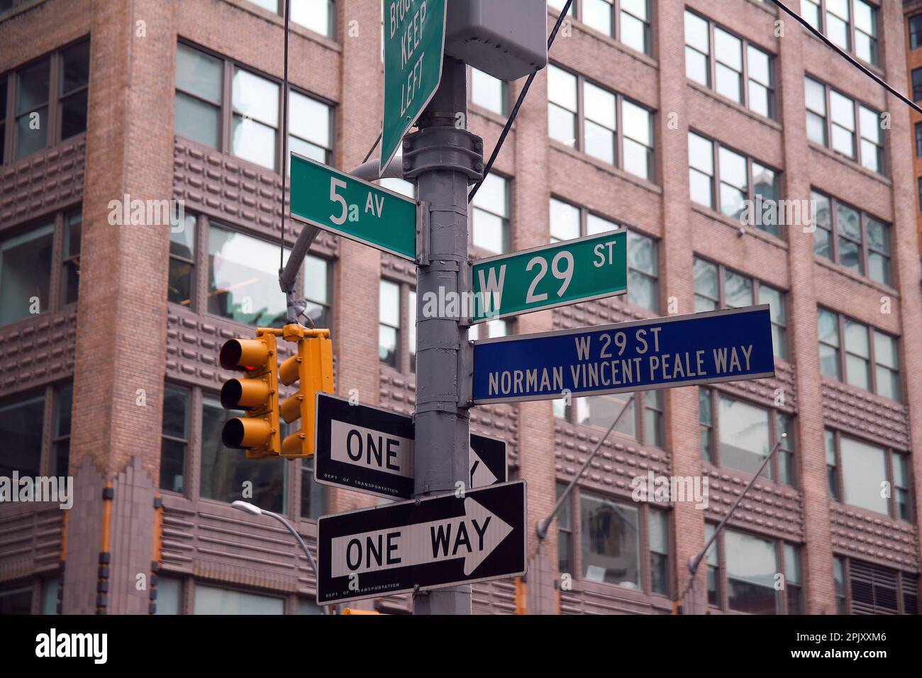 Green West 29th Street and 5th Avenue Fashion traditional sign in ...