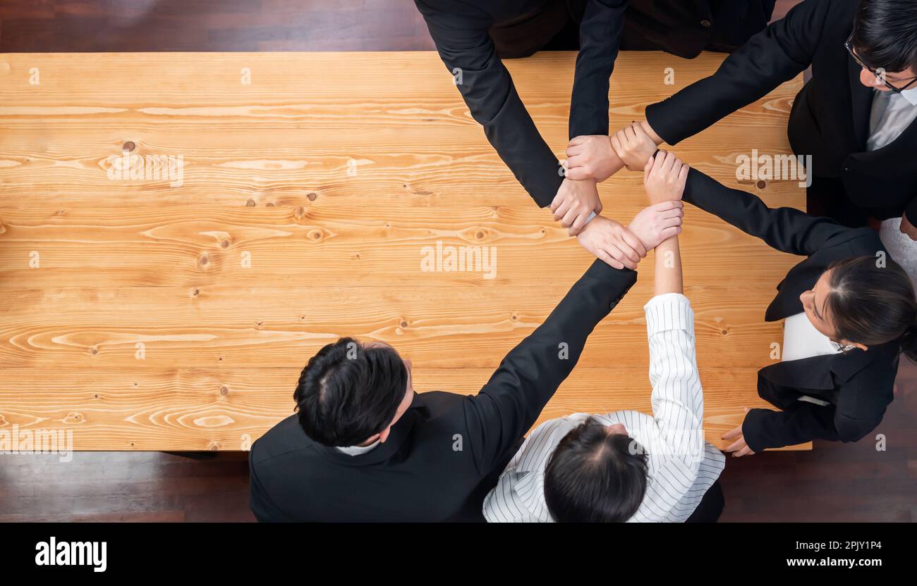 Cohesive bonding hi-res stock photography and images - Alamy