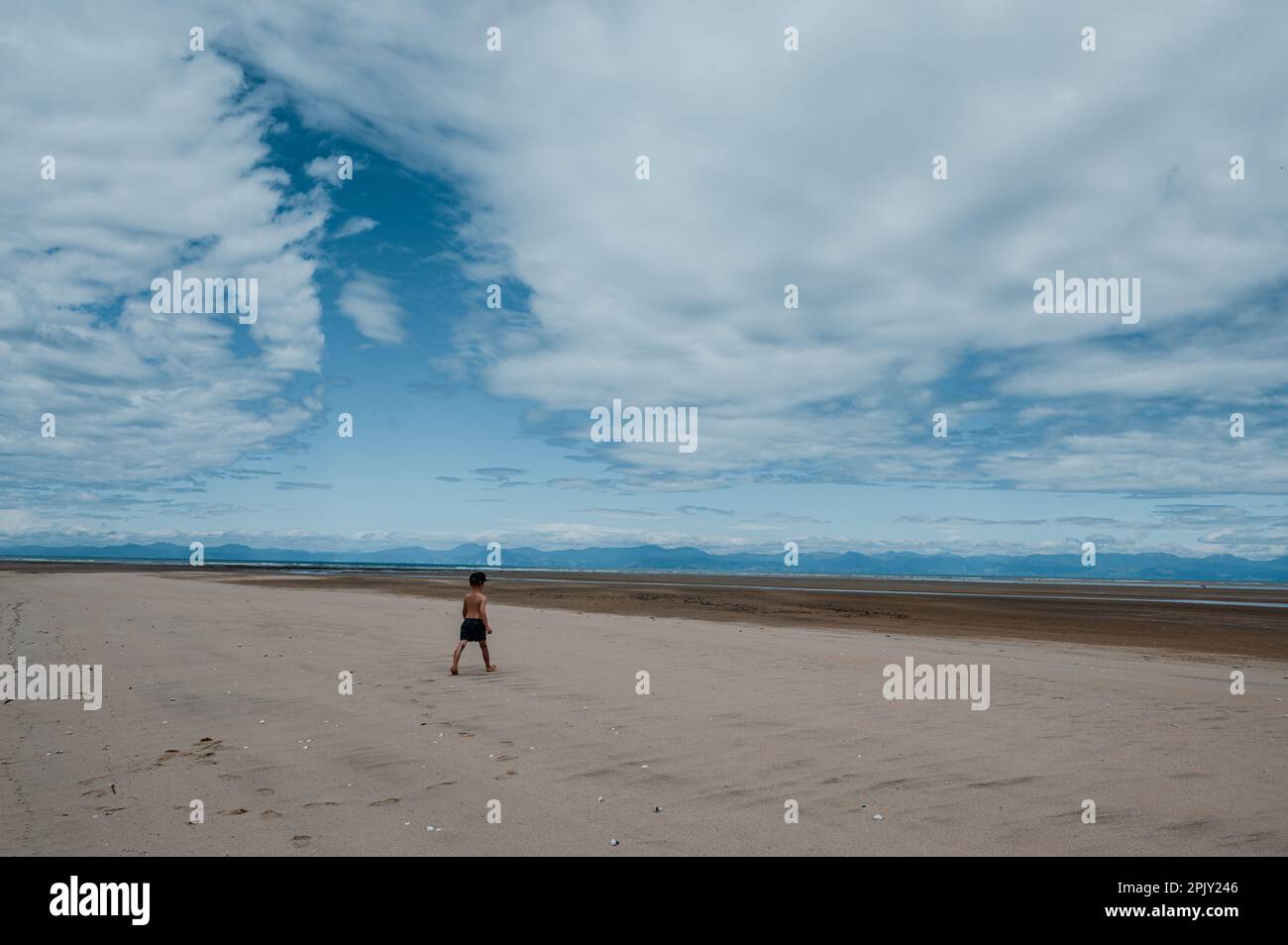 Endless roaming hi-res stock photography and images - Alamy