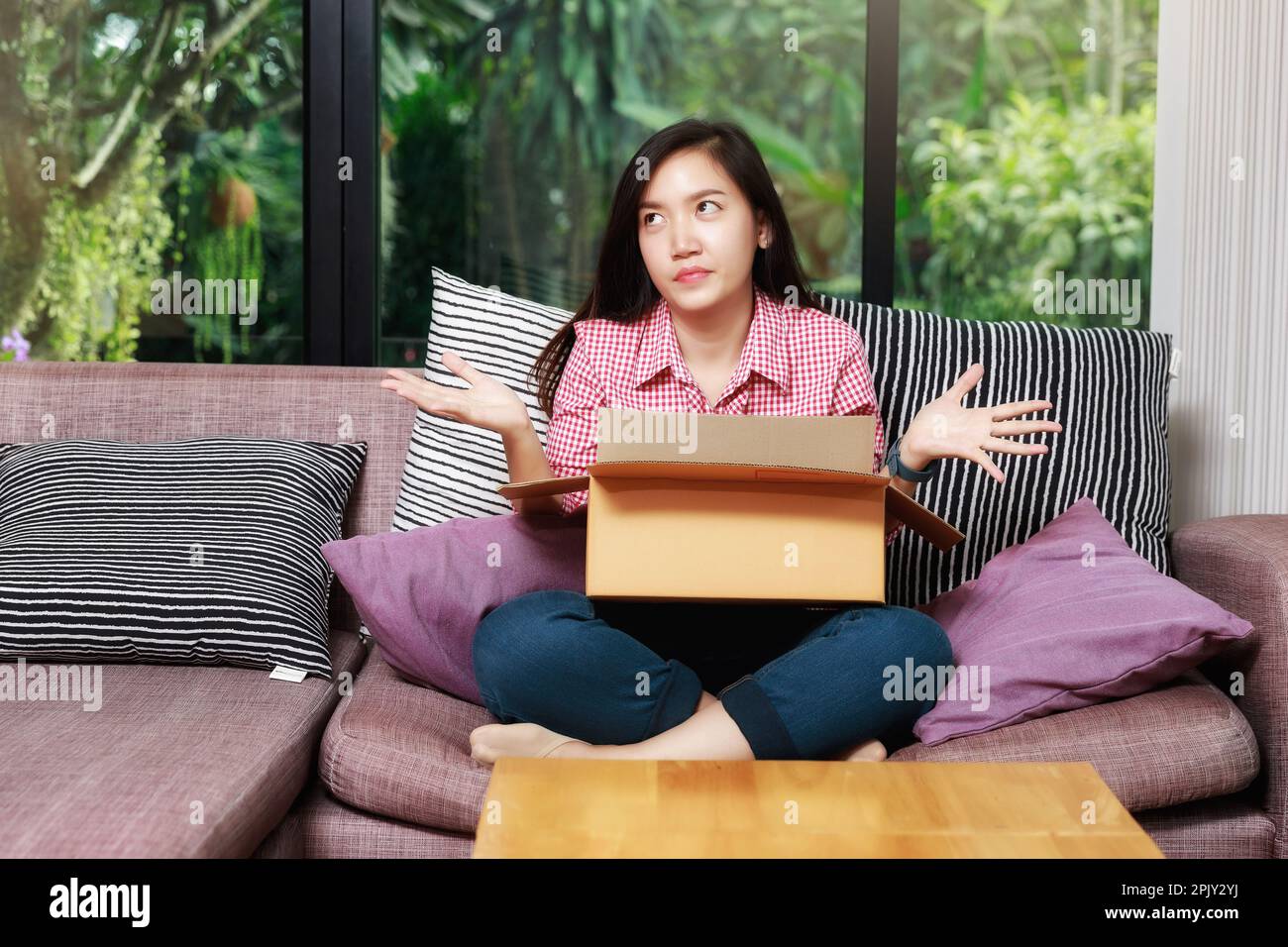 Unwanted item hi-res stock photography and images - Alamy