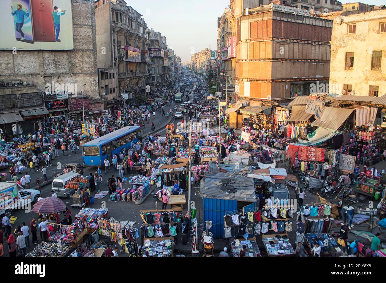 The Cairo city centre at daytime with vendors and traffic. Egypt Stock Photo - Alamy