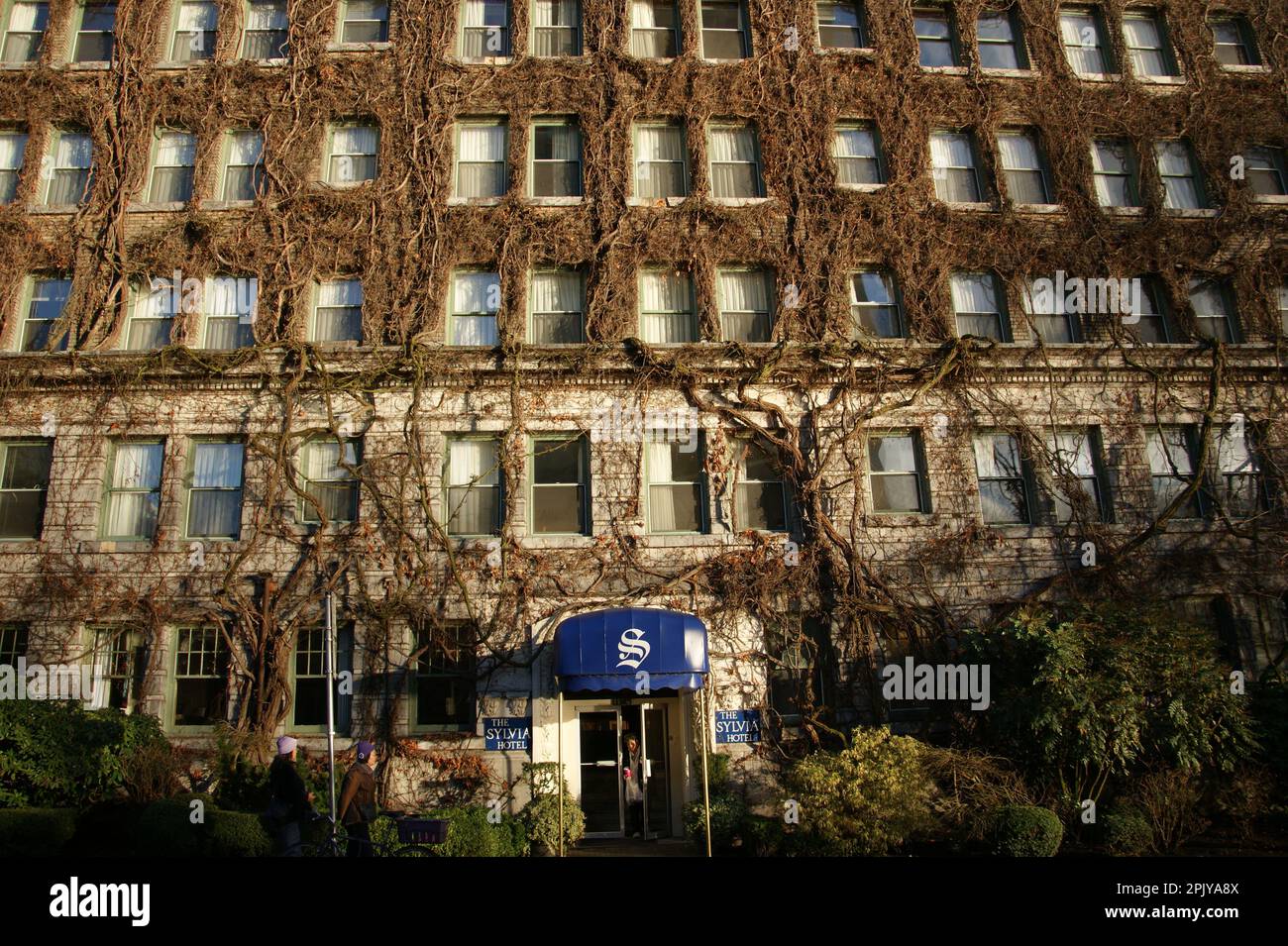 Front Entrance of The Sylvia Hotel, Vancouver, BC Stock Photo - Alamy