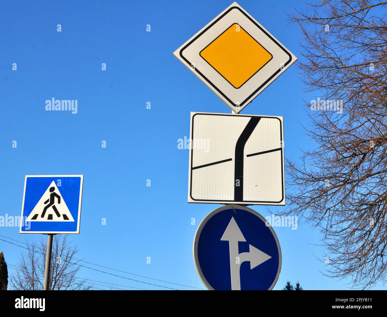 Road sign. Graphic drawing to communicate information to road users ...
