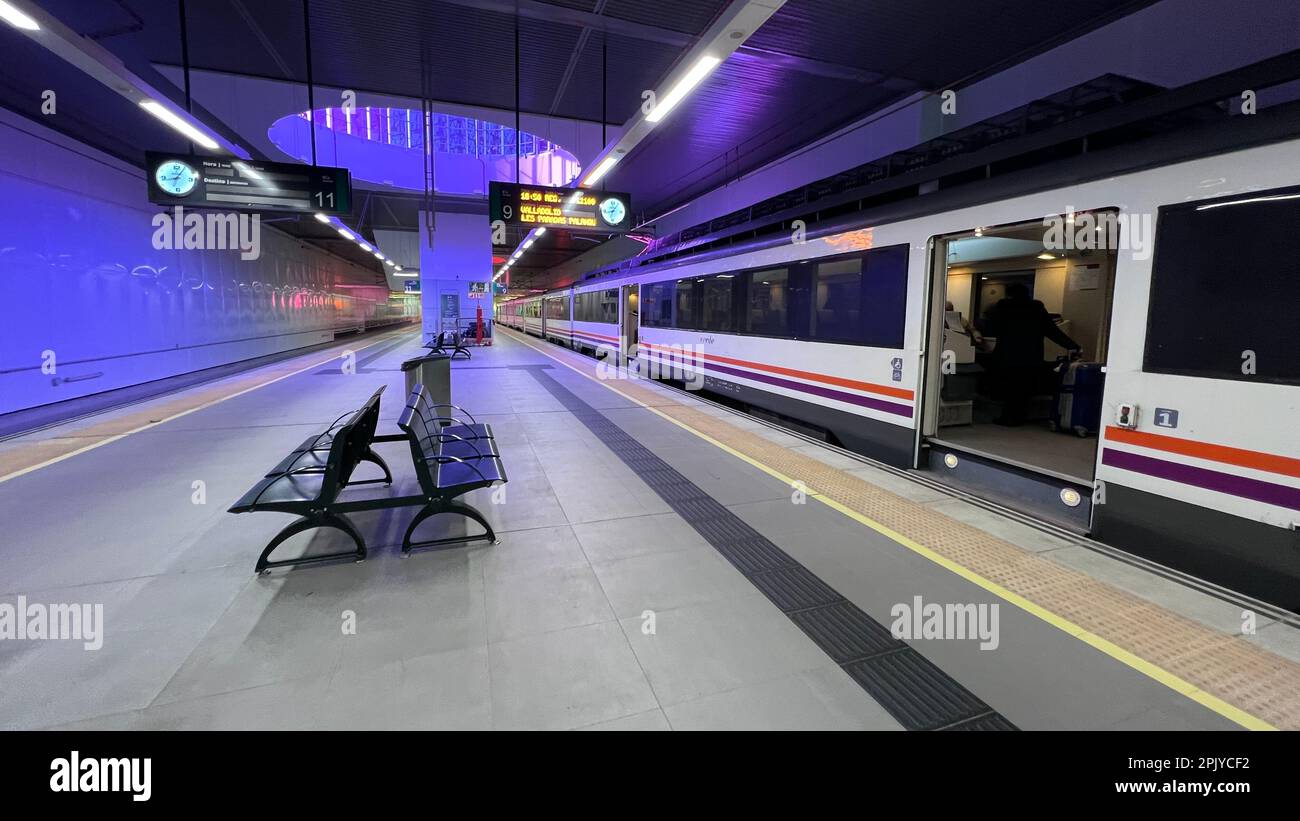 interior of the new railway station in León Stock Photo - Alamy