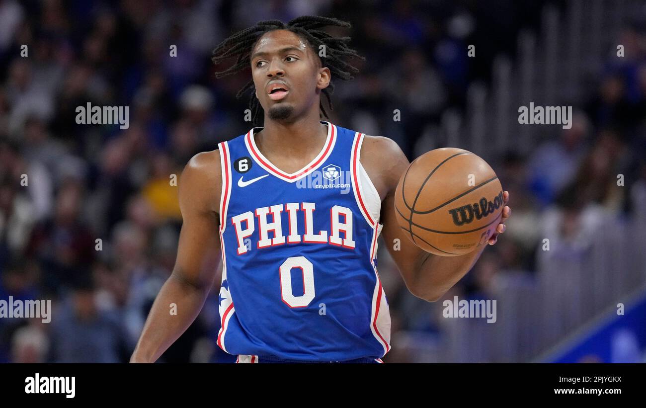 Philadelphia 76ers guard Tyrese Maxey (0) against the Golden State ...